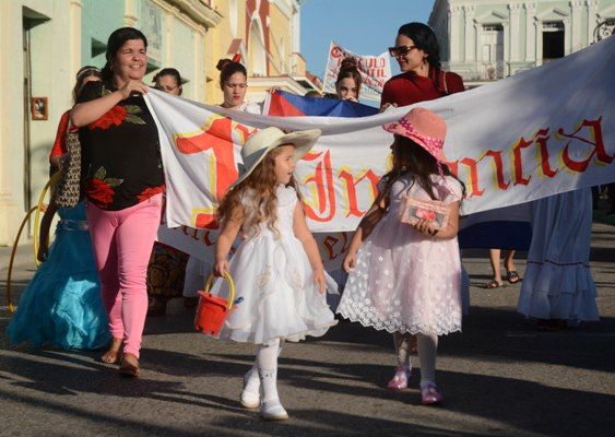 Pioneros espirituanos listos para el Desfile martiano | Radio Sancti ...