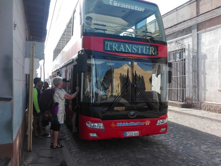 Vistas panorámicas de Trinidad y sus playas ofrece servicio de Bus tour ...