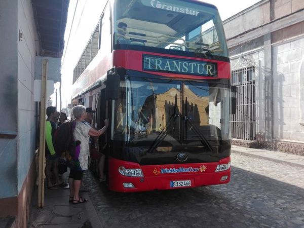 Trinidad Bus Tour a la mano de turistas nacionales y extranjeros ...